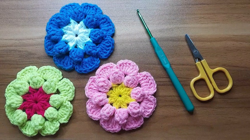 Crochet Colorful Flowers Step By Step Pattern For Beginners - The Patterns